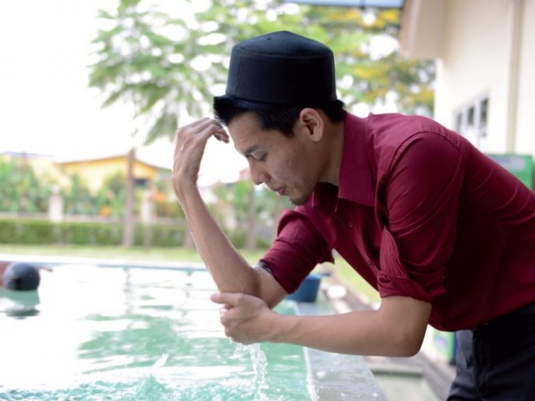 Bila Suami Isteri Bersentuhan Ketika Ada Wuduk, Batal Atau Tidak Wuduk ...