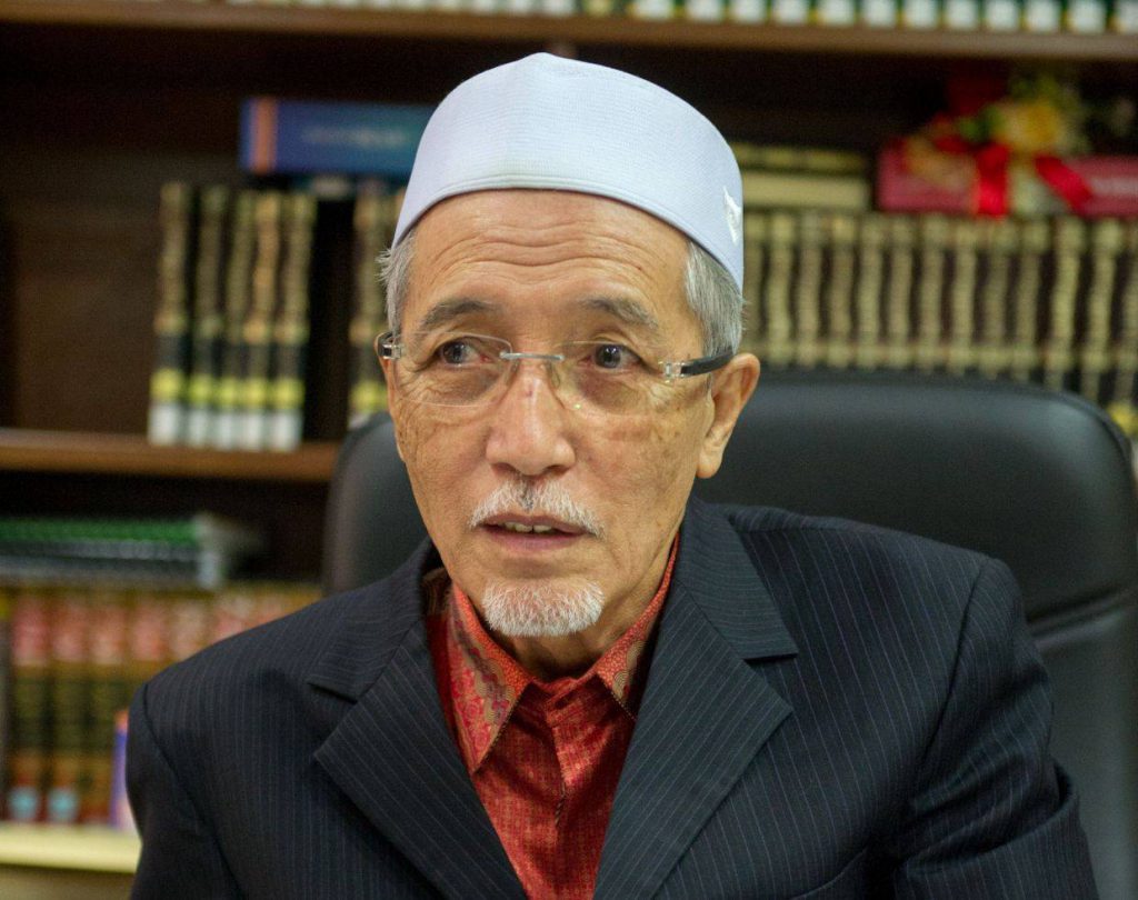 Bertudung Tapi Bersanggul Menyerupai 'Bonggol Unta', Ini Hukumnya Yang ...