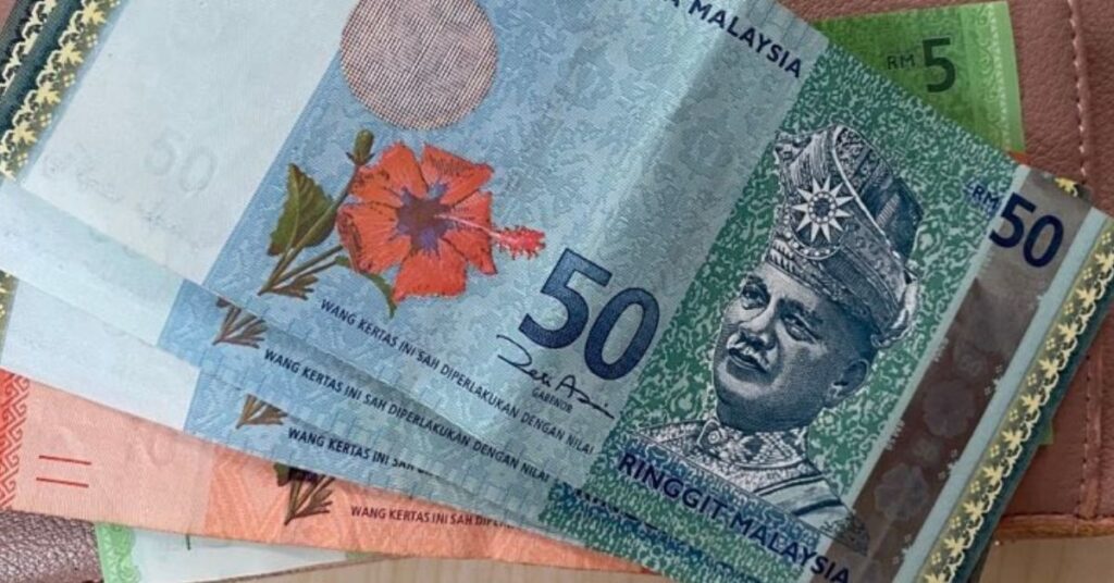 Mak & Isteri Minta Duit Pada Masa Yang Sama, Mana Perlu Suami Dahulukan?