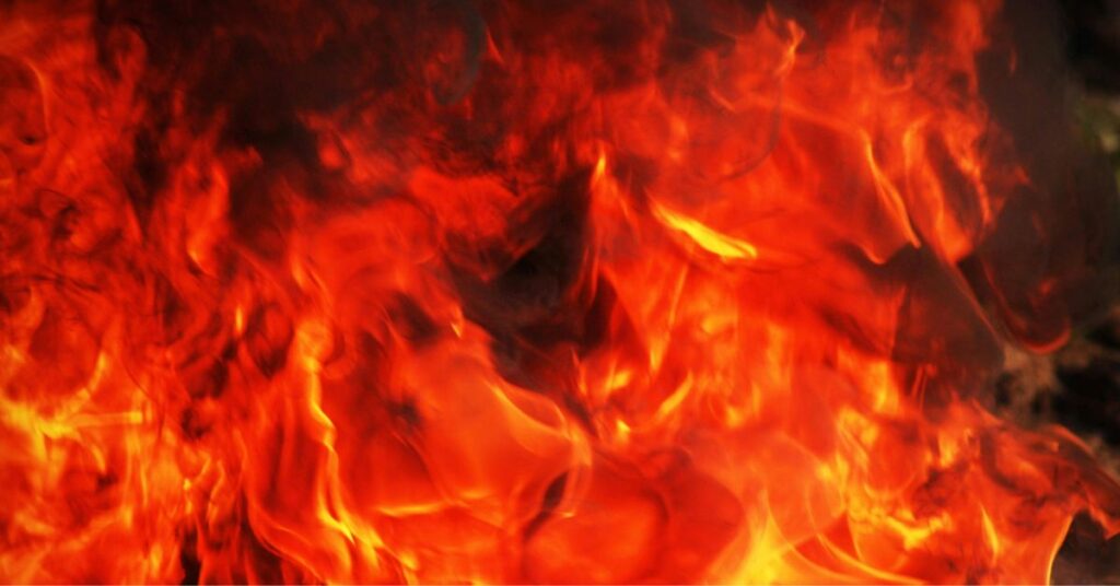 10 Amalan Penyelamat Kita Dari Azab Api Neraka, Berdasarkan Hadis Sahih